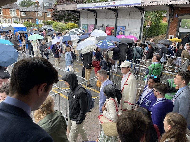 A disastrous day on the Thames Branches – BusAndTrainUser