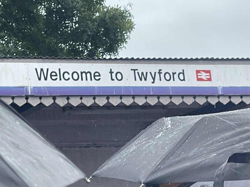 A disastrous day on the Thames Branches – BusAndTrainUser