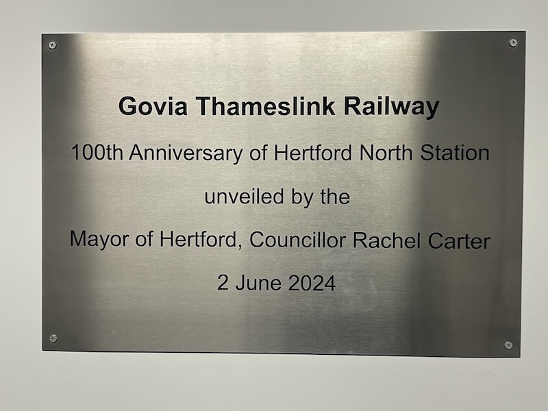 25 places with two stations: 1 Hertford – BusAndTrainUser