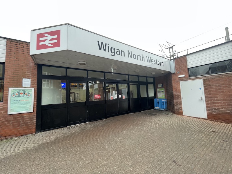 25 places with two stations: 3 Wigan – BusAndTrainUser