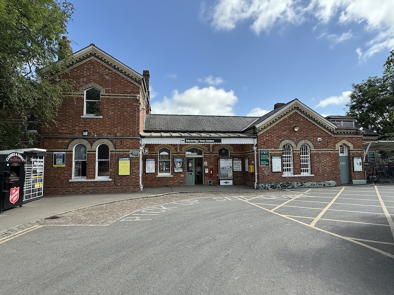 25 places with two stations: 17 Edenbridge – BusAndTrainUser