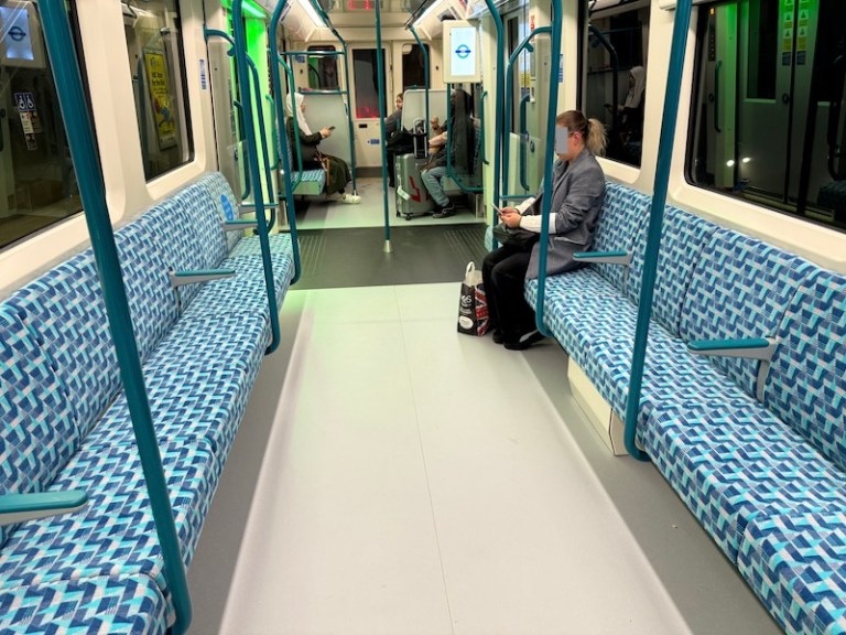 New DLR trains – at last – BusAndTrainUser