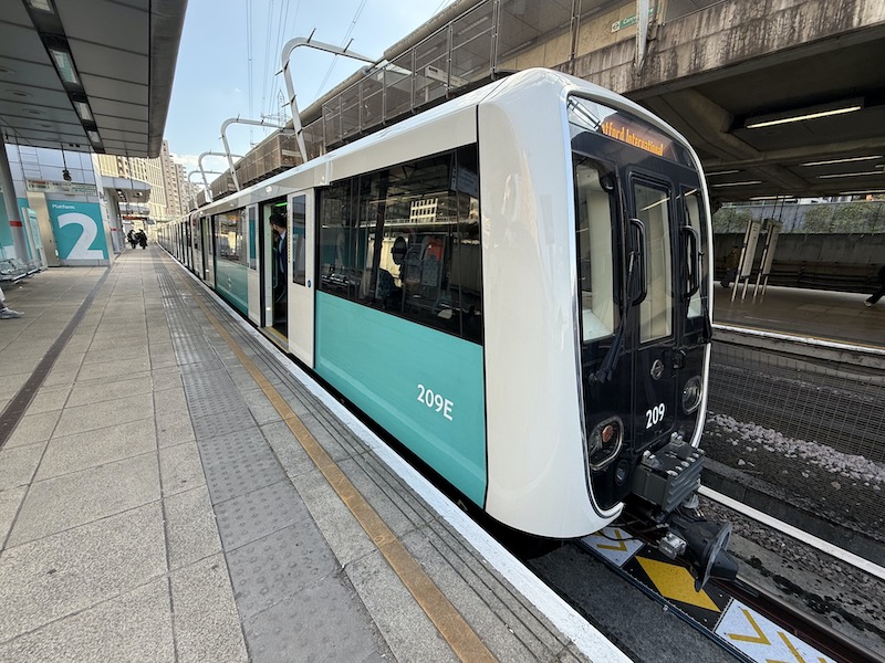 New DLR trains – at last – BusAndTrainUser